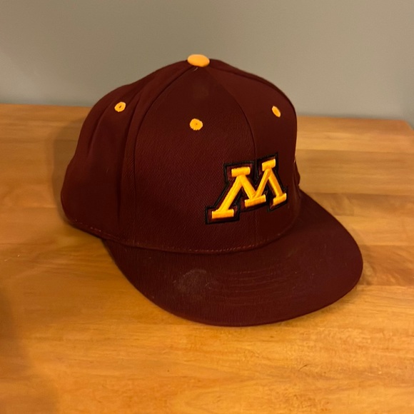 New Era | Accessories | 86fitted Minnesota Gophers Fitted Hat Size 6 78 ...